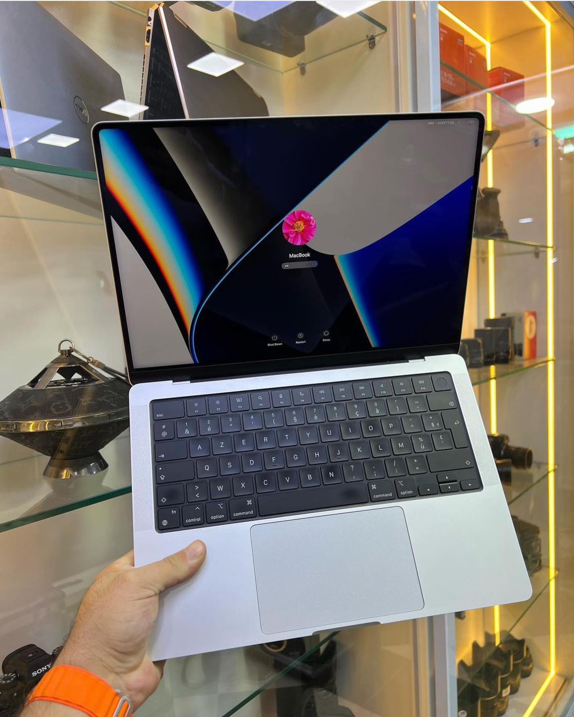 WiniMall :: MACBOOK PRO 2021 M1 PRO 14 POUCES ( 16Go ram et 512 Ssd) puce M1 PRO