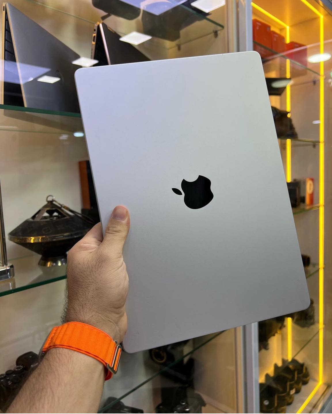 WiniMall :: MACBOOK PRO 2021 M1 PRO 14 POUCES ( 16Go ram et 512 Ssd ...